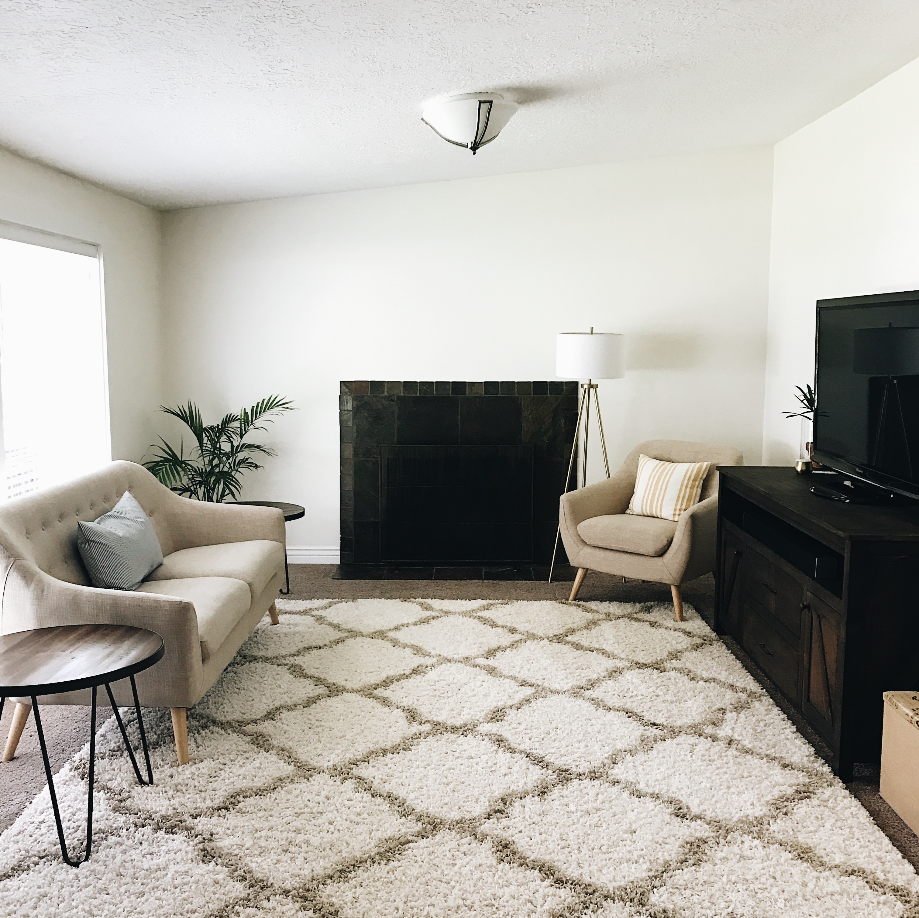 Dark Windows Add Flair: A Modern Home Remodeling Project | Milgard Blog ...